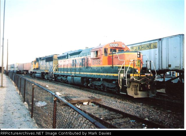 BNSF 6138 + BNSF 8734